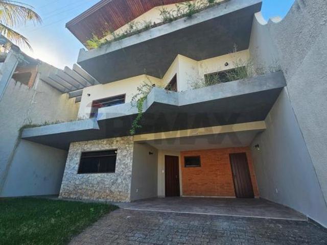 Casa para venda em Jardim Rosália Alcolea de 263.00m² com 4 Quartos e 2 Suites
