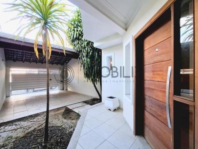 Casa para venda em Jardim Rosinha de 165.00m² com 2 Quartos, 2 Suites e 2 Garagens