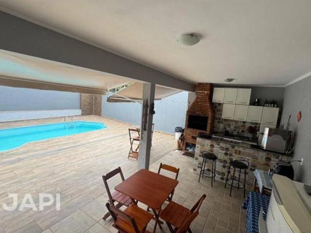 Casa para venda em Jardim São Vicente de 176.00m² com 3 Quartos, 1 Suite e 5 Garagens