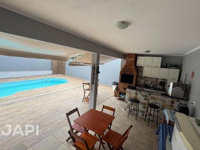 Casa para venda em Jardim São Vicente de 176.00m² com 3 Quartos, 1 Suite e 5 Garagens