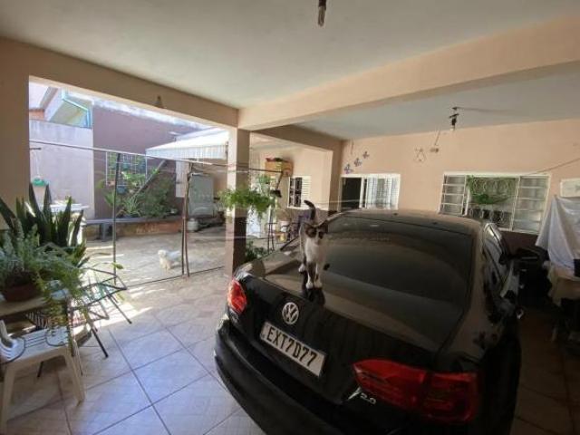 Casa para venda em Jardim São Carlos 5 de 133.00m² com 3 Quartos, 1 Suite e 3 Garagens