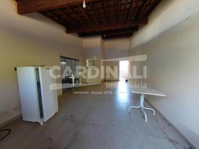 Casa para venda em Jardim São Carlos 5 de 170.00m² com 3 Quartos, 1 Suite e 3 Garagens