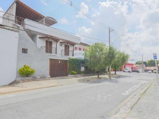 Casa para venda em Jardim São Conrado de 250.00m² com 4 Quartos, 1 Suite e 3 Garagens