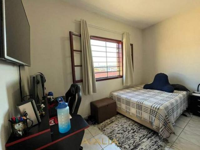 Casa para venda em Jardim São Francisco de 162.00m² com 3 Quartos, 1 Suite e 2 Garagens