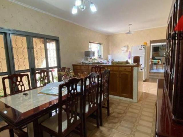 Casa para venda em Jardim São Francisco de 328.00m² com 5 Quartos, 1 Suite e 3 Garagens