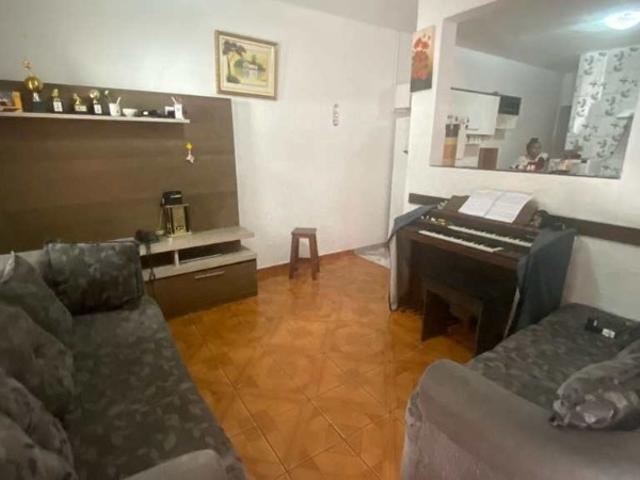 Casa para venda em Jardim São Guilherme de 130.00m² com 3 Quartos, 1 Suíte e 2 Garagens