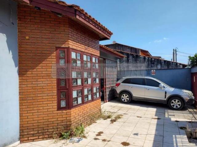 Casa para venda em Jardim São Guilherme de 133.00m² com 3 Quartos, 1 Suite e 4 Garagens
