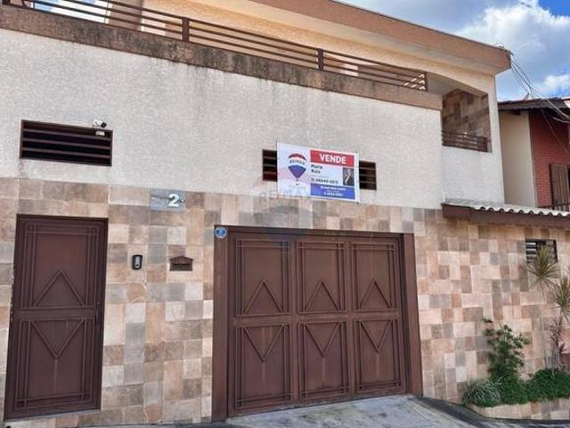 Casa para venda em Jardim São Lourenço de 212.05m² com 2 Quartos, 1 Suite e 6 Garagens