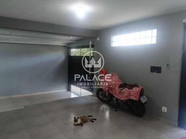 Casa para venda em Santa Terezinha de 230.00m² com 3 Quartos, 1 Suite e 3 Garagens