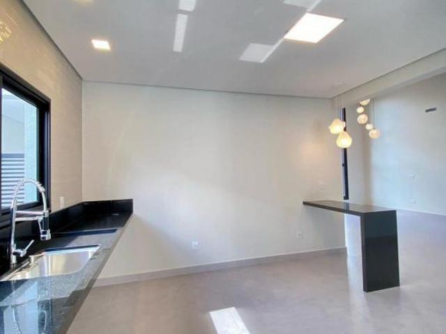 Casa para venda em Jardim São Pedro de 177.00m² com 3 Quartos, 3 Suites e 4 Garagens