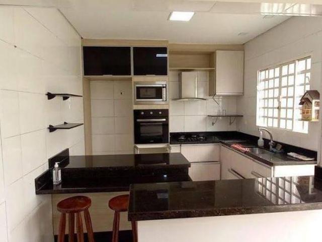 Casa para venda em Jardim São Roberto de 156.00m² com 3 Quartos, 1 Suite e 3 Garagens