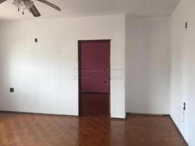 Casa para venda em Jardim Sao Carlos de 371.00m² com 5 Quartos, 1 Suite e 4 Garagens