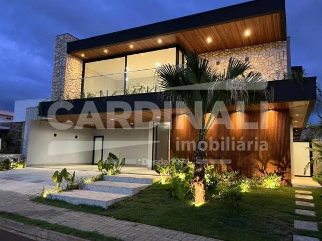 Casa para venda em Jardim Salto Grande de 388.00m² com 3 Quartos, 3 Suites e 2 Garagens