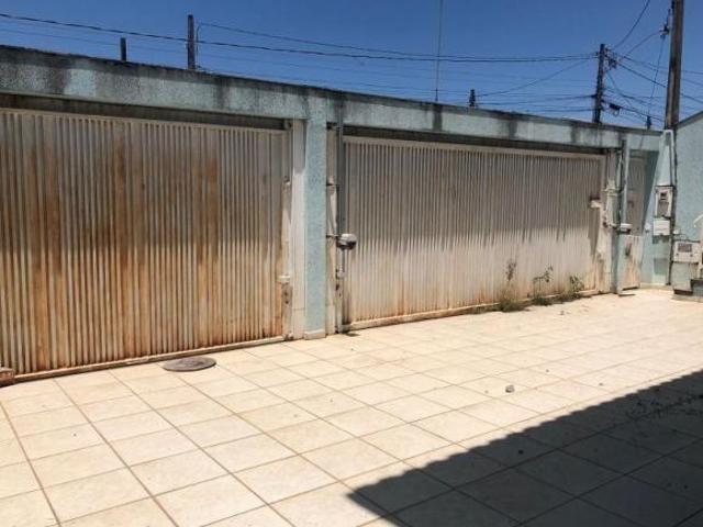 Casa para venda em Jardim Samambaia de 69.00m² com 2 Quartos, 2 Suites e 2 Garagens