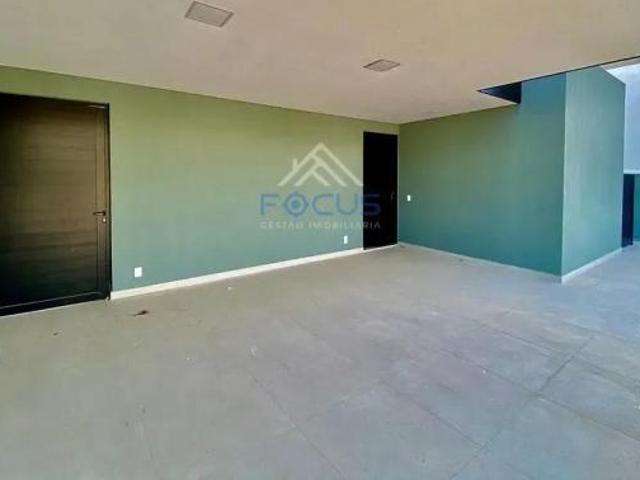 Casa para venda em Jardim Samambaia de 293.00m² com 3 Quartos, 3 Suites e 6 Garagens