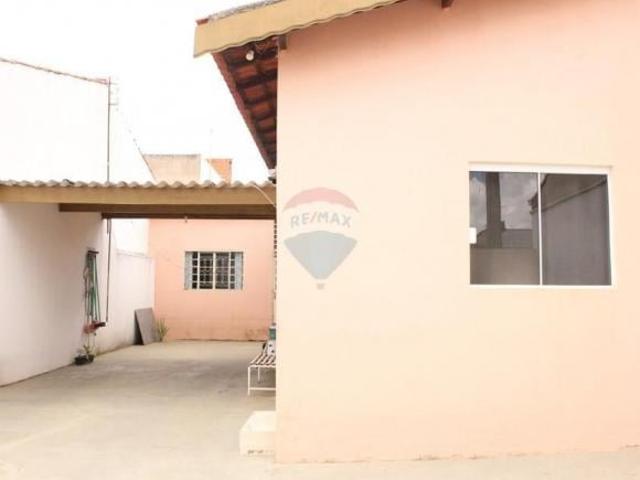 Casa para venda em Jardim Santa Madre Paulina de 106.10m² com 2 Quartos e 6 Garagens