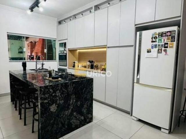 Casa para venda em Jardim Santa Marta de 170.00m² com 2 Quartos, 2 Suites e 3 Garagens
