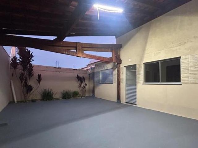 Casa para venda em Jardim Santa Mônica de 200.00m² com 2 Quartos e 3 Garagens