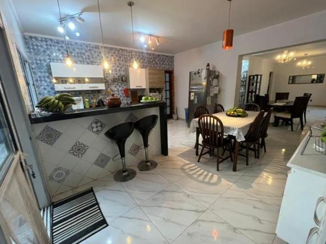 Casa para venda em Jardim Santa Angelina de 245.00m² com 4 Quartos, 2 Suites e 3 Garagens