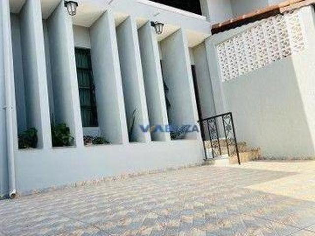 Casa para venda em Jardim Santa Bárbara de 370.00m² com 5 Quartos, 3 Suites e 2 Garagens