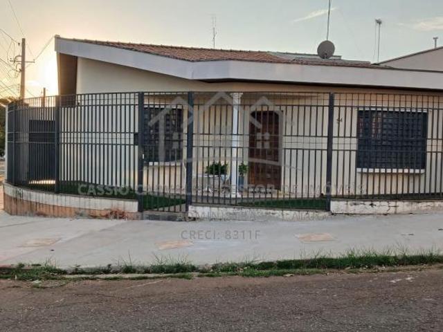 Casa para venda em Jardim Santa Genebra de 180.00m² com 3 Quartos, 1 Suite e 5 Garagens