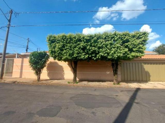 Casa para venda em Jardim Santa Lúcia de 173.00m² com 3 Quartos e 2 Garagens