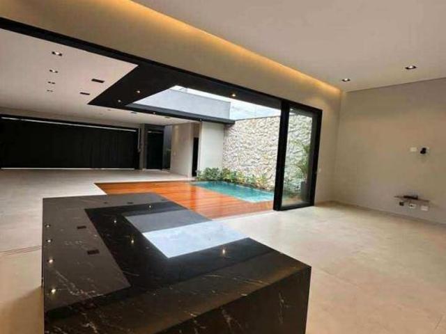 Casa para venda em Jardim Santa Lúcia de 199.00m² com 3 Quartos, 3 Suites e 4 Garagens