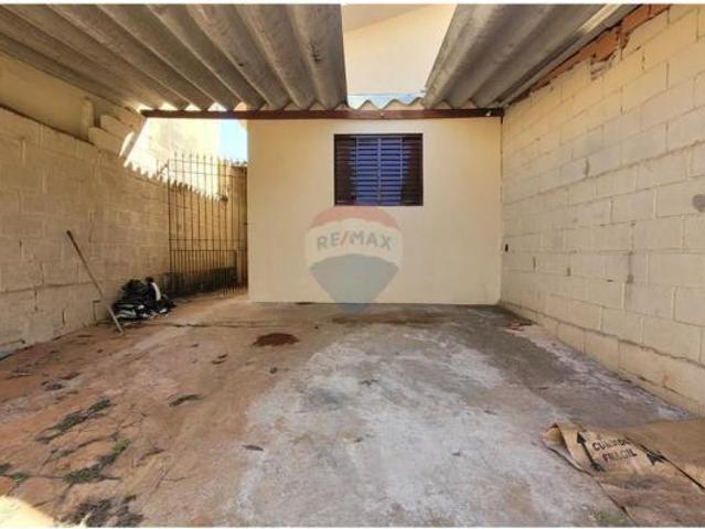 Casa para venda em Jardim Santa Rosa de 89.00m² com 2 Quartos e 2 Garagens