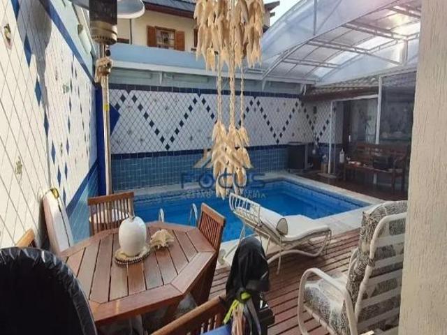 Casa para venda em Jardim Santa Teresa de 243.00m² com 3 Quartos, 2 Suites e 2 Garagens