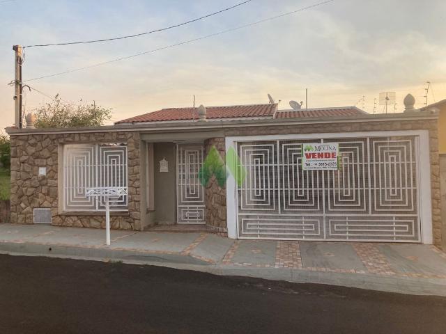 Casa para venda em Jardim Santa Thereza em Botucatu São Paulo de 253.00m² com 3 Quartos, 1 Suíte e 2 Garagens