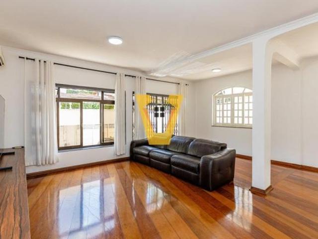 Casa para venda em Jardim Santo Amaro com 4 quartos, sendo 3 suítes, 315m²