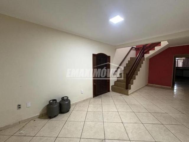Casa para venda em Jardim Santo André de 210.00m² com 3 Quartos, 1 Suite e 2 Garagens