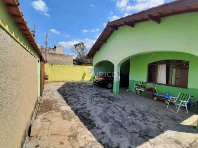 Casa para venda em Jardim Santo Antônio de 280.00m² com 3 Quartos e 5 Garagens