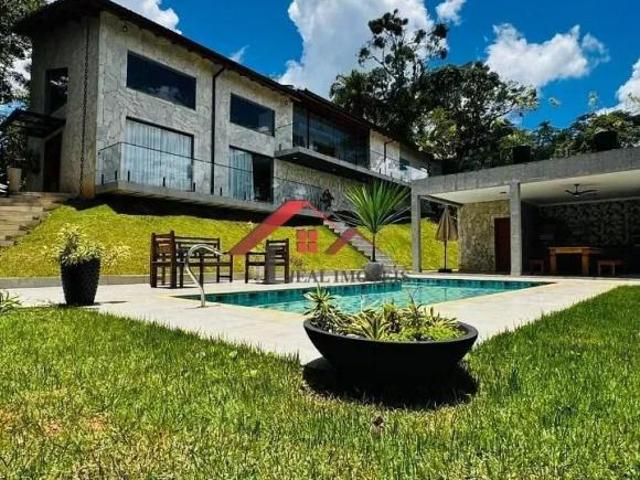 Casa para venda em Jardim Santo Antônio de 300.00m² com 4 Quartos e 4 Suites