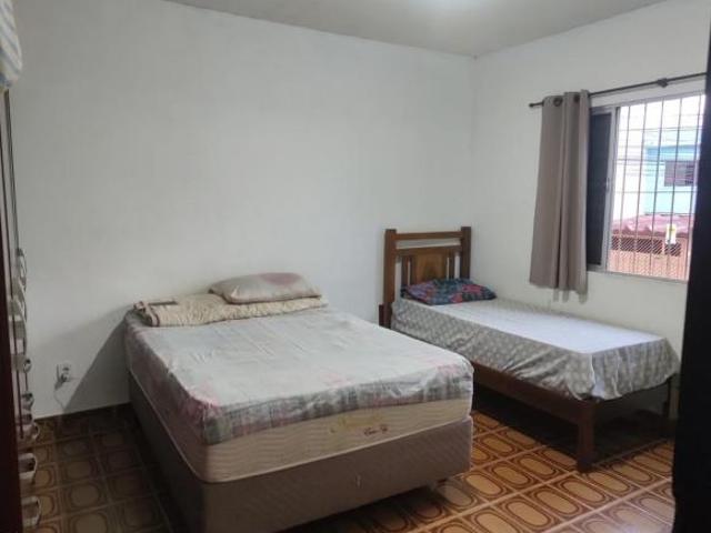 Casa para venda em Jardim Senice de 125.00m² com 3 Quartos e 6 Garagens