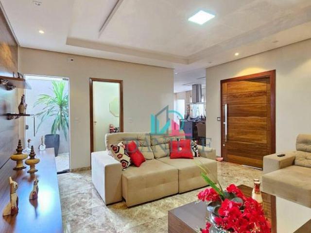 Casa para venda em Jardim Serra Azul de 160.00m² com 3 Quartos, 3 Suites e 4 Garagens