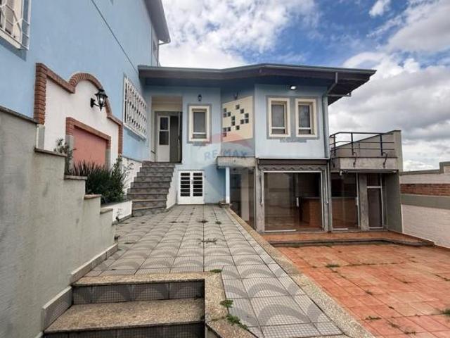 Casa para venda em Jardim Sevilha de 165.00m² com 3 Quartos, 3 Suites e 2 Garagens