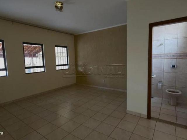 Casa para venda em Jardim Silvania de 318.00m² com 3 Quartos, 1 Suite e 5 Garagens