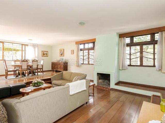 Casa para venda em Jardim Social de 299.00m² com 4 Quartos, 1 Suite e 2 Garagens