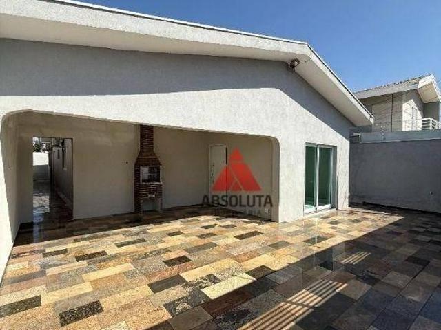Casa para venda em Jardim Turmalinas de 176.00m² com 3 Quartos, 1 Suite e 4 Garagens