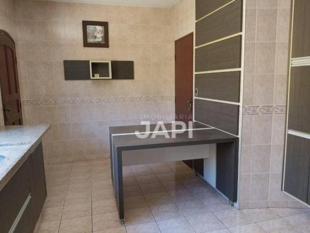 Casa para venda em Jardim Tamoio de 191.00m² com 3 Quartos, 1 Suite e 3 Garagens