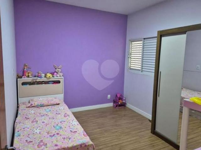 Casa para venda em Jardim Tamoio de 193.00m² com 3 Quartos, 1 Suite e 2 Garagens