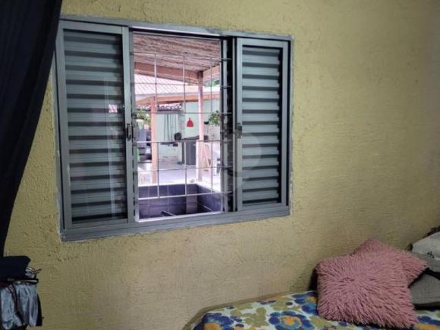 Casa para venda em Jardim Tamoio de 200.00m² com 5 Quartos e 3 Garagens