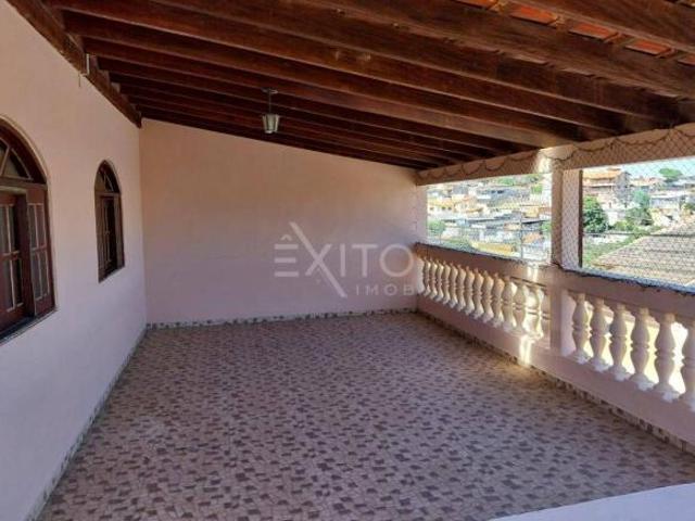 Casa para venda em Jardim Tamoio de 250.00m² com 3 Quartos, 1 Suite e 3 Garagens