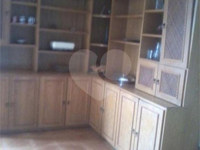 Casa para venda em Jardim Tamoio de 260.00m² com 3 Quartos, 1 Suite e 5 Garagens