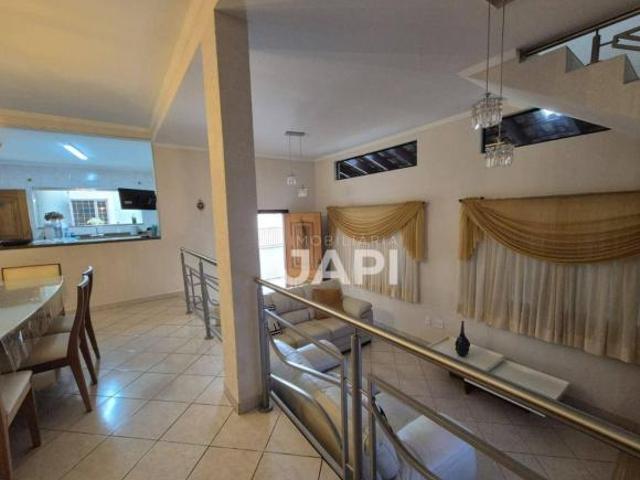 Casa para venda em Jardim Tannus de 223.00m² com 3 Quartos, 1 Suite e 4 Garagens