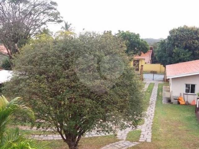 Casa para venda em Jardim Tereza Cristina de 280.00m² com 3 Quartos, 1 Suite e 8 Garagens