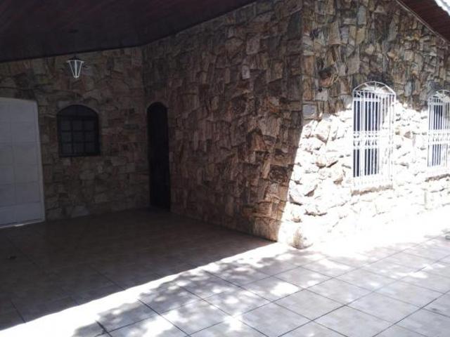 Casa para venda em Jardim Torres São José de 230.00m² com 3 Quartos, 1 Suite e 4 Garagens
