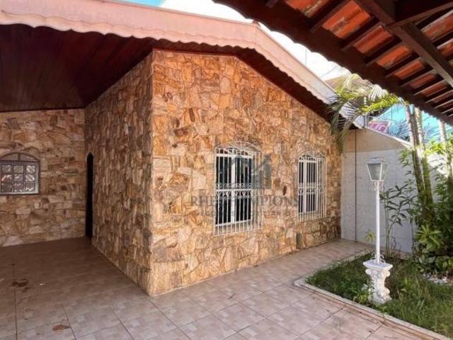 Casa para venda em Jardim Torres São José de 230.00m² com 3 Quartos, 1 Suite e 4 Garagens