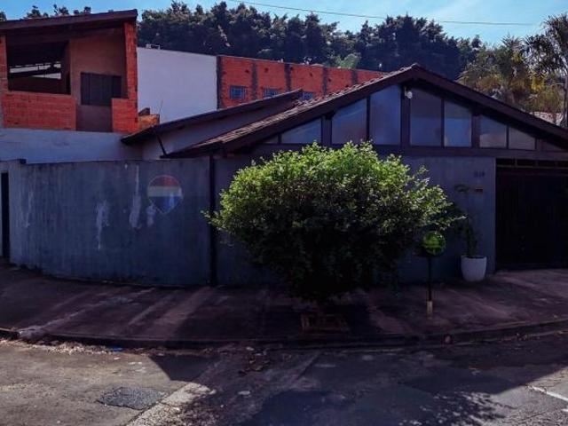 Casa para venda em Jardim Travagin de 129.00m² com 3 Quartos e 2 Garagens